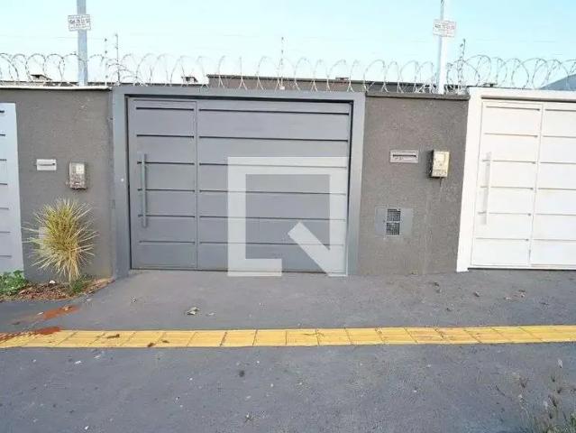 Casa / Sobrado para Locação em Goiânia/GO Residencial Santa Fé I 2 Quartos