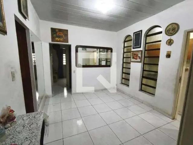 Casa / Sobrado para Locação em Goiânia/GO Setor Marista 3 Quartos