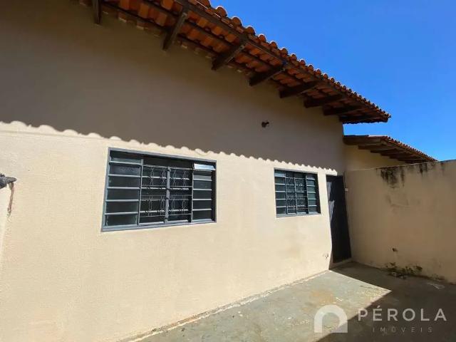 Casa / Sobrado para Locação em Goiânia/GO Vila Lucy 2 Quartos