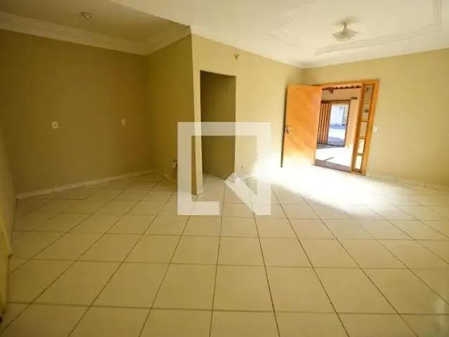 Casa / Sobrado para Locação em Goiânia/GO Vila Mooca 3 Quartos