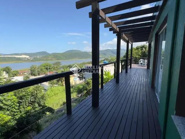 Casa / Sobrado para Locação em Garopaba/SC Costa Do Macacu 2 Quartos