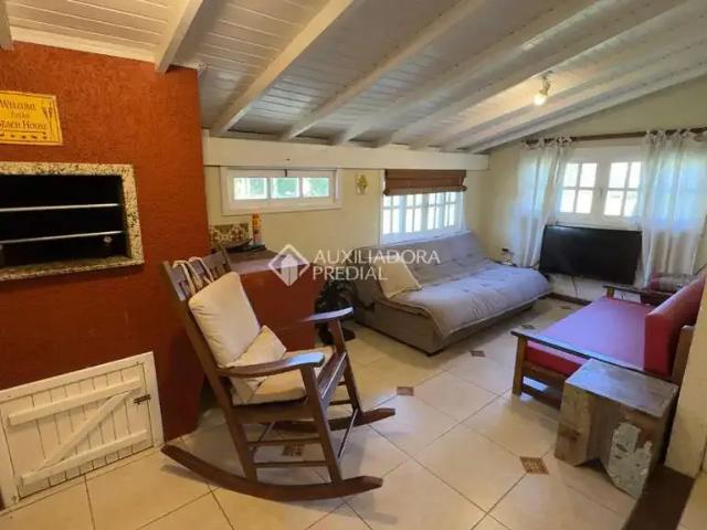 Casa / Sobrado para Locação em Garopaba/SC Encantada 2 Quartos