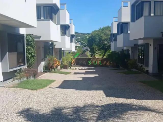 Casa / Sobrado para Locação em Garopaba/SC Jardim Panorâmico 2 Quartos