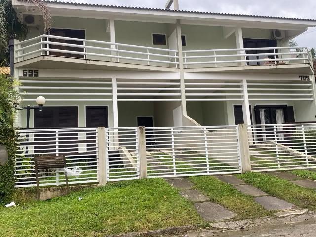 Casa / Sobrado para Locação em Garopaba/SC Jardim Panorâmico 3 Quartos