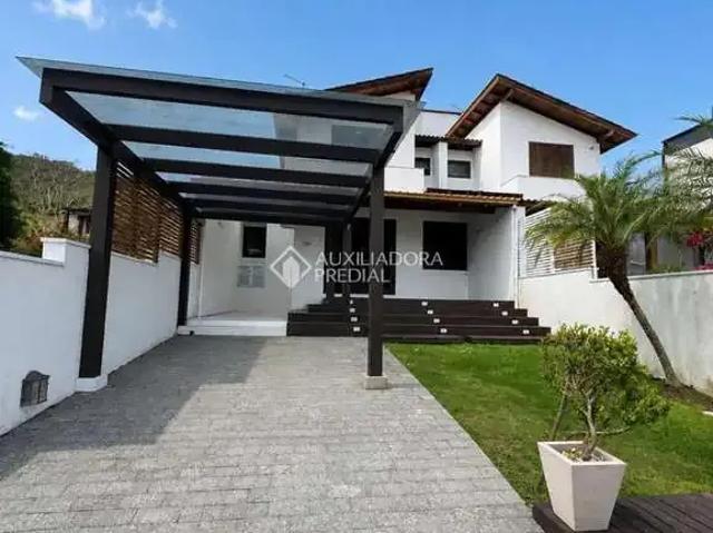 Casa / Sobrado para Locação em Garopaba/SC Jardim Panorâmico 3 Quartos