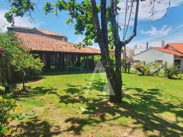 Casa / Sobrado para Locação em Garopaba/SC Praia da Barra 4 Quartos