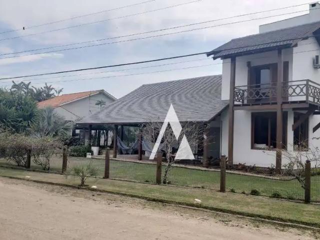 Casa / Sobrado para Locação em Garopaba/SC Praia da Barra 6 Quartos