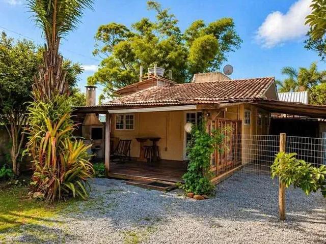 Casa / Sobrado para Locação em Garopaba/SC Praia da Ferrugem 2 Quartos