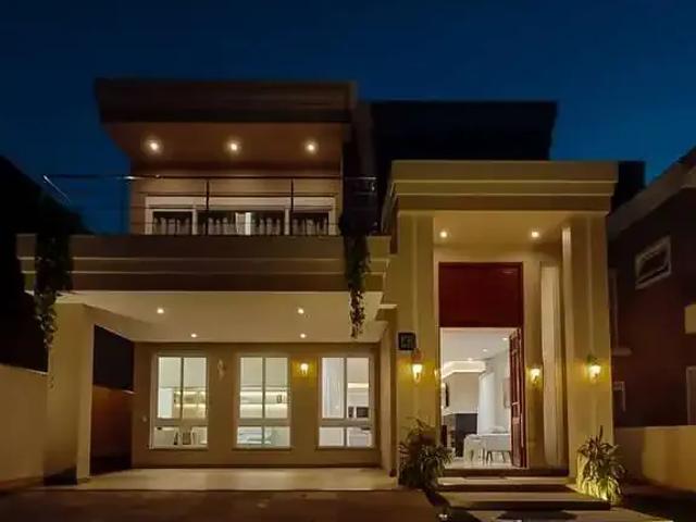 Casa / Sobrado para Locação em Gravataí/RS Alphaville 4 Quartos