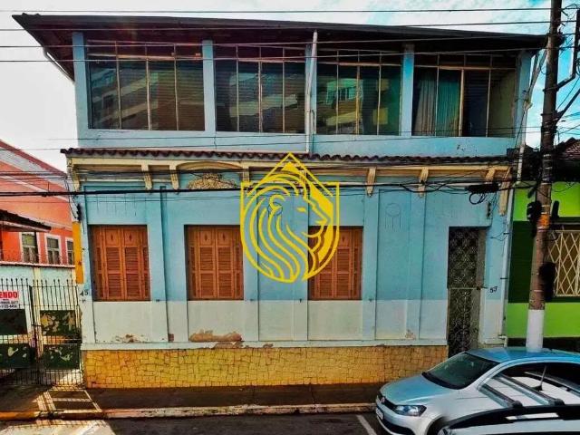 Casa / Sobrado para Locação em Guaratinguetá/SP Centro 5 Quartos