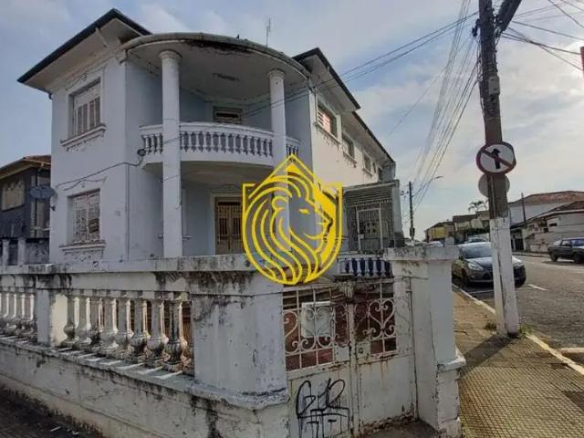 Casa / Sobrado para Locação em Guaratinguetá/SP Centro 6 Quartos