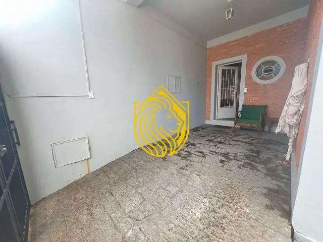 Casa / Sobrado para Locação em Guaratinguetá/SP Centro 6 Quartos