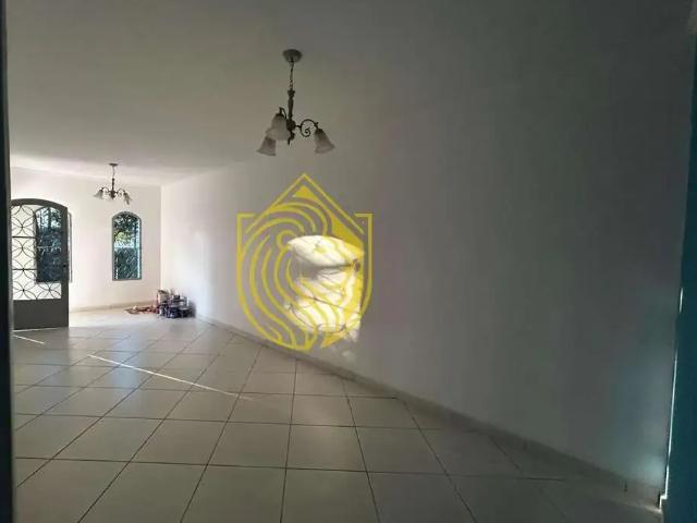 Casa / Sobrado para Locação em Guaratinguetá/SP Jardim Indepedência 3 Quartos