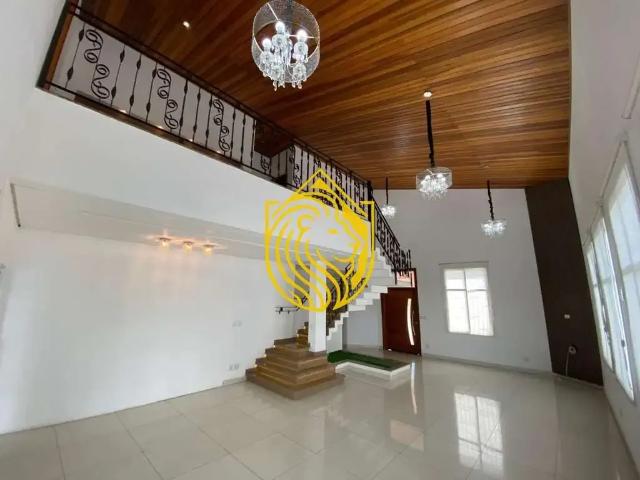 Casa / Sobrado para Locação em Guaratinguetá/SP Jardim Panorama II 4 Quartos