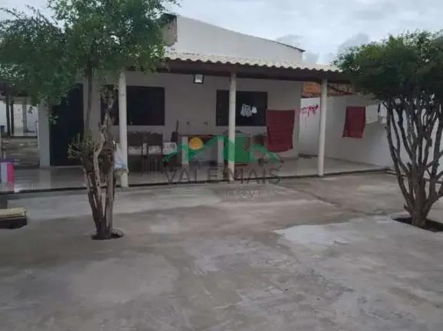 Casa / Sobrado para Locação em Guaratinguetá/SP Jardim Primavera 2 Quartos