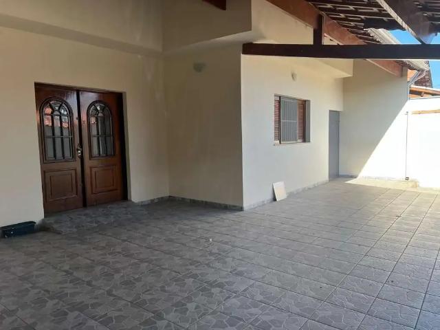 Casa / Sobrado para Locação em Guaratinguetá/SP Vila Eliana Maria 4 Quartos