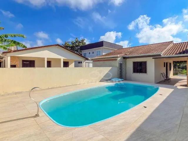 Casa / Sobrado para Locação em Guaratuba/PR Coroados 3 Quartos