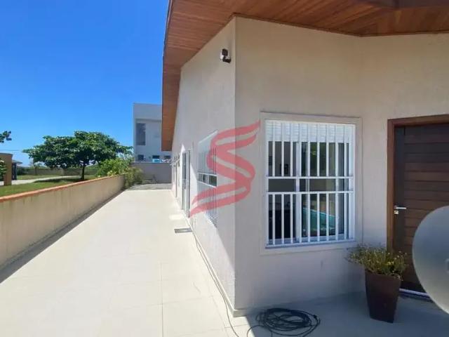 Casa / Sobrado para Locação em Guaratuba/PR Coroados 3 Quartos