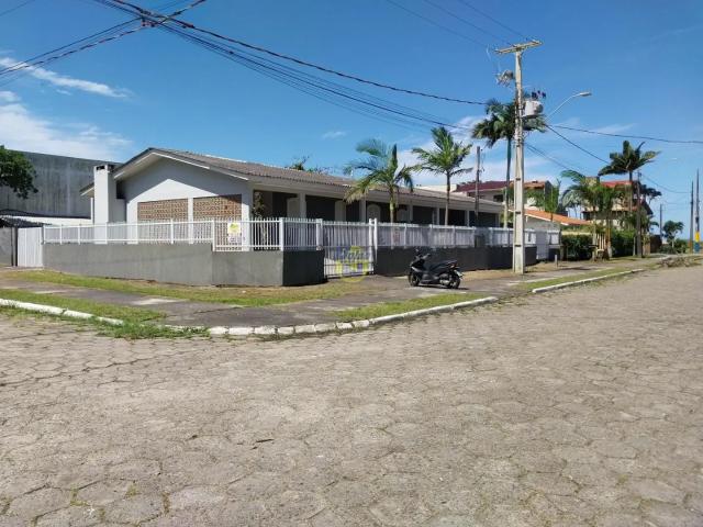 Casa / Sobrado para Locação em Guaratuba/PR Brejatuba 2 Quartos