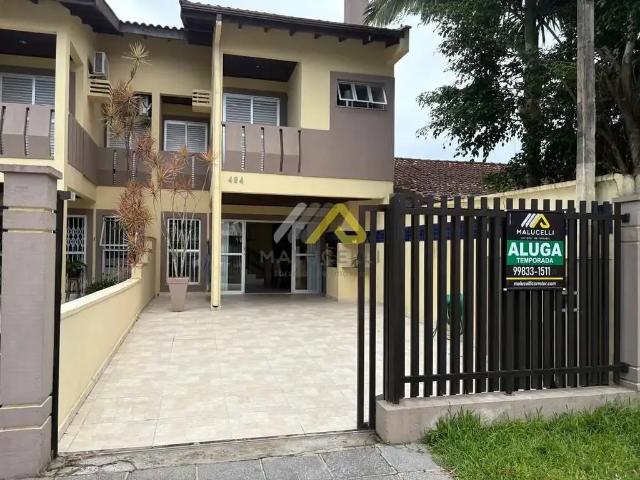 Casa / Sobrado para Locação em Guaratuba/PR Centro 3 Quartos