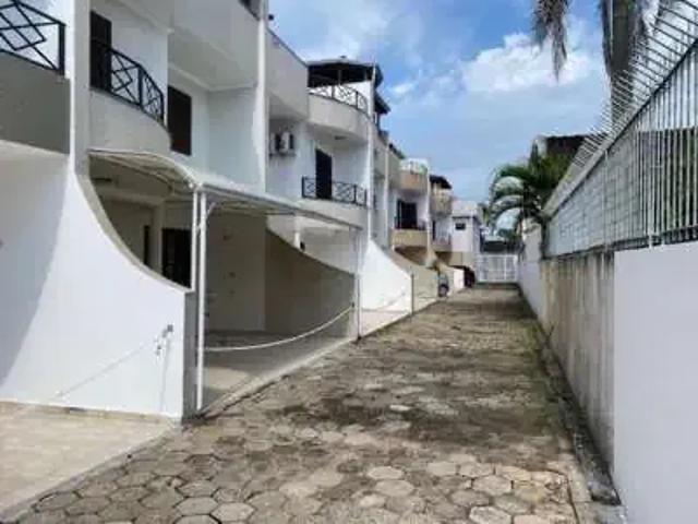 Casa / Sobrado para Locação em Guaratuba/PR Brejatuba 3 Quartos