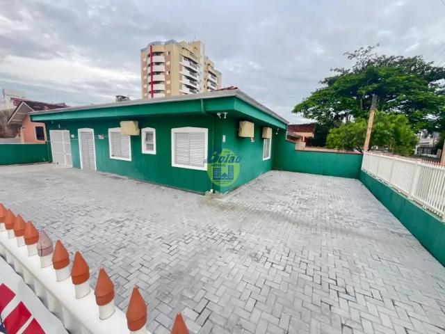 Casa / Sobrado para Locação em Guaratuba/PR Centro 3 Quartos