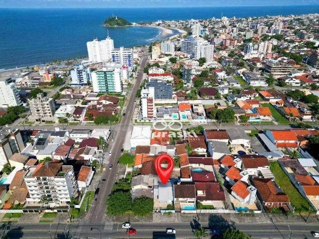 Casa / Sobrado para Locação em Guaratuba/PR Centro 3 Quartos
