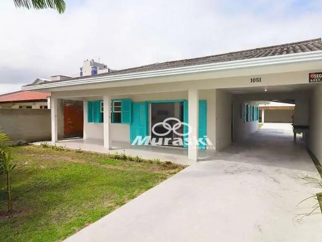 Casa / Sobrado para Locação em Guaratuba/PR Centro 4 Quartos