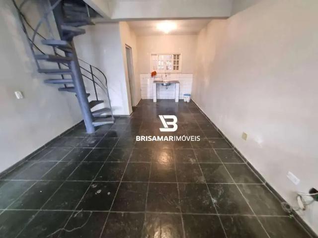 Casa / Sobrado para Locação em Guarujá/SP Enseada 2 Quartos