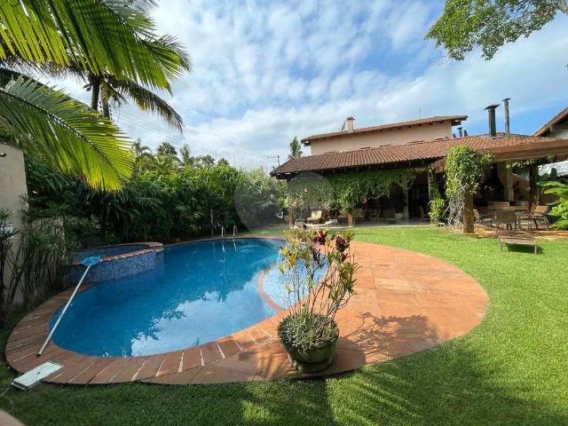 Casa / Sobrado para Locação em Guarujá/SP Jardim Acapulco 4 Quartos