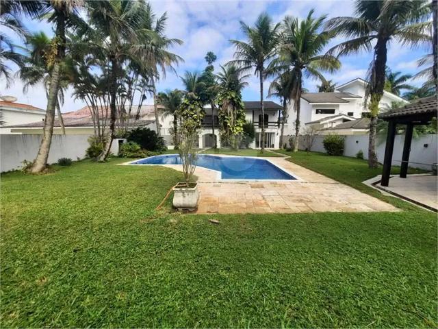 Casa / Sobrado para Locação em Guarujá/SP Jardim Acapulco 4 Quartos