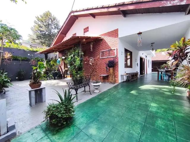 Casa / Sobrado para Locação em Guarujá/SP Jardim Guaiuba 3 Quartos