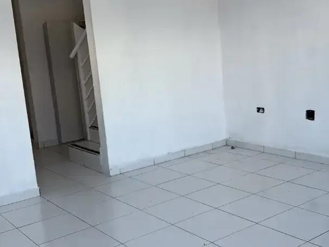 Casa / Sobrado para Locação em Guarujá/SP Vila Santa Rosa 2 Quartos