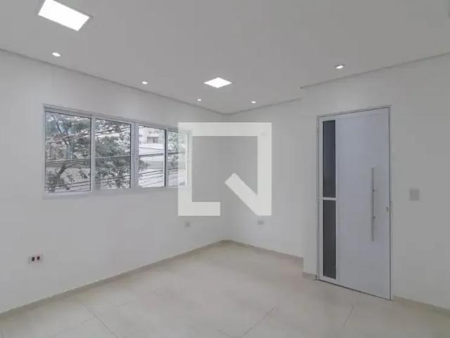 Casa / Sobrado para Locação em Guarulhos/SP Centro 1 Quartos