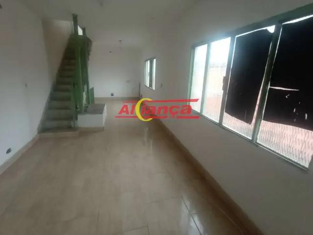 Casa / Sobrado para Locação em Guarulhos/SP Centro 5 Quartos
