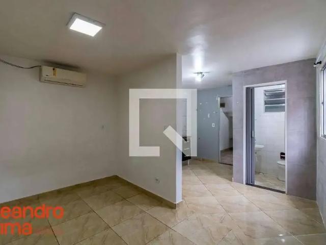 Casa / Sobrado para Locação em Guarulhos/SP Jardim Munhoz 1 Quartos