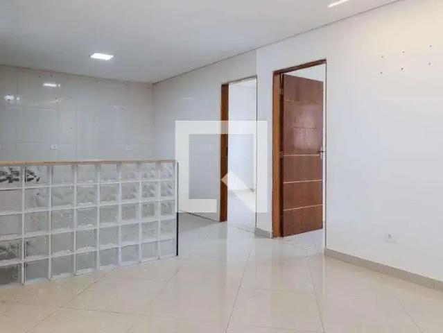 Casa / Sobrado para Locação em Guarulhos/SP Jardim Célia 2 Quartos