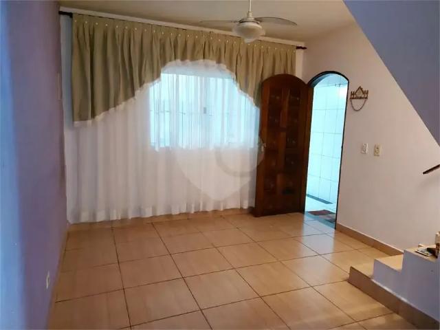 Casa / Sobrado para Locação em Guarulhos/SP Jardim City 3 Quartos