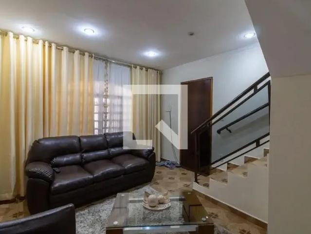Casa / Sobrado para Locação em Guarulhos/SP Jardim Cocaia 4 Quartos