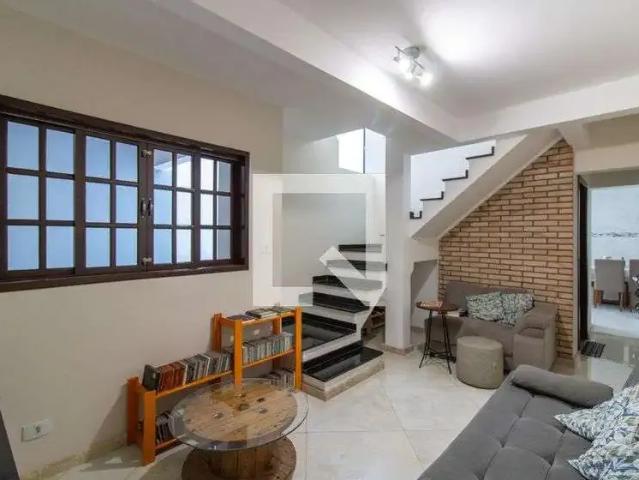 Casa / Sobrado para Locação em Guarulhos/SP Jardim Cocaia 3 Quartos