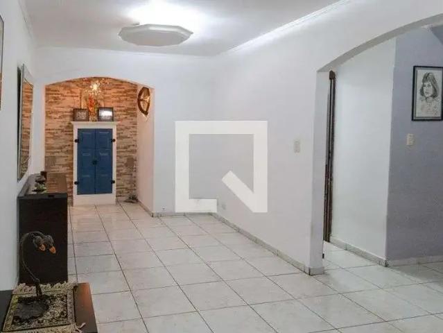 Casa / Sobrado para Locação em Guarulhos/SP Jardim Cocaia 3 Quartos