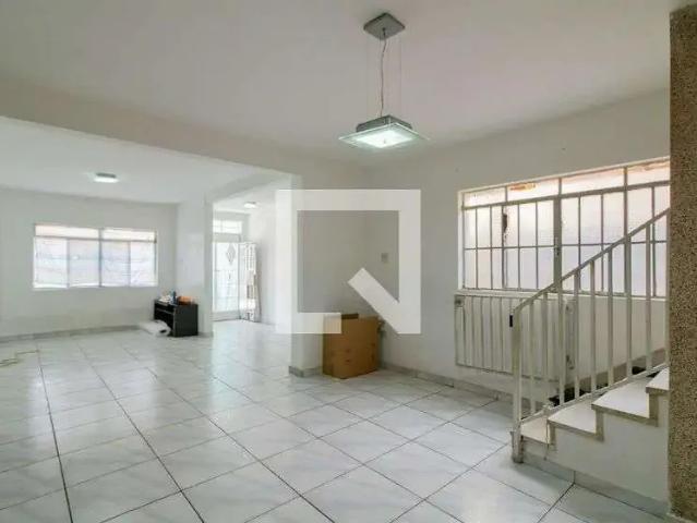 Casa / Sobrado para Locação em Guarulhos/SP Jardim Cocaia 3 Quartos