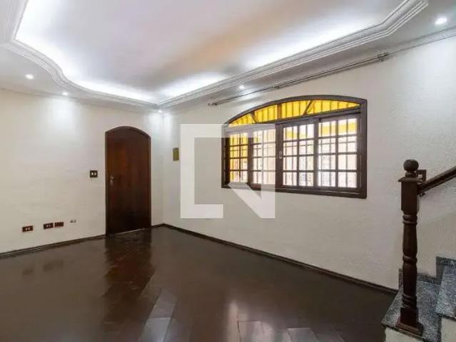 Casa / Sobrado para Locação em Guarulhos/SP Jardim Cocaia 3 Quartos