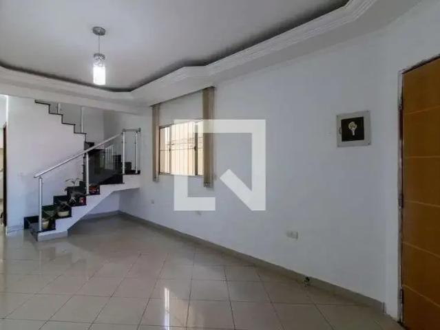 Casa / Sobrado para Locação em Guarulhos/SP Jardim Cocaia 3 Quartos