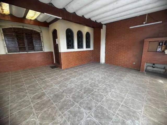 Casa / Sobrado para Locação em Guarulhos/SP Jardim Paraventi 4 Quartos