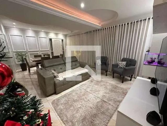 Casa / Sobrado para Locação em Guarulhos/SP Jardim Presidente Dutra 4 Quartos