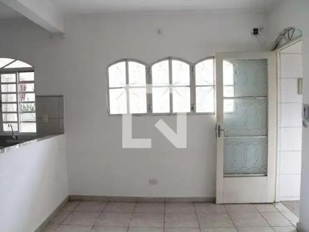 Casa / Sobrado para Locação em Guarulhos/SP Jardim Rosana 1 Quartos