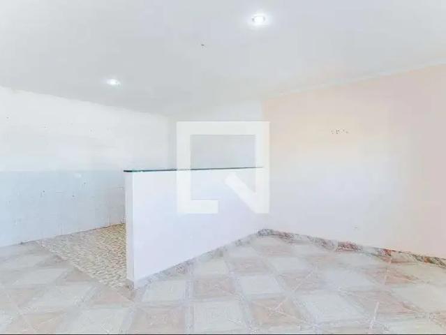 Casa / Sobrado para Locação em Guarulhos/SP Jardim São João 2 Quartos