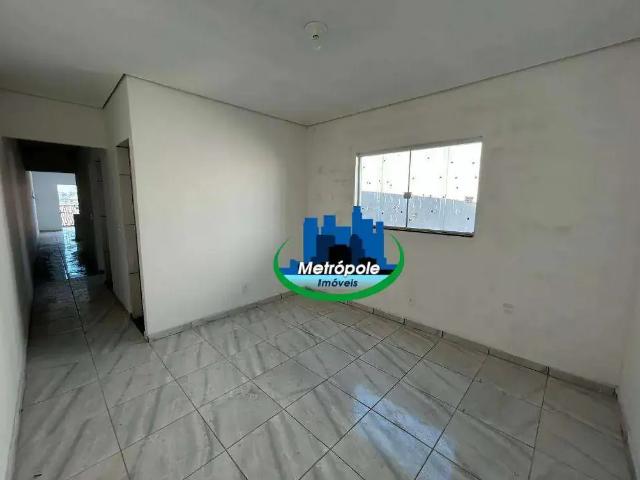 Casa / Sobrado para Locação em Guarulhos/SP Jardim Scyntila 2 Quartos