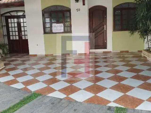 Casa / Sobrado para Locação em Guarulhos/SP Jardim Testae 3 Quartos